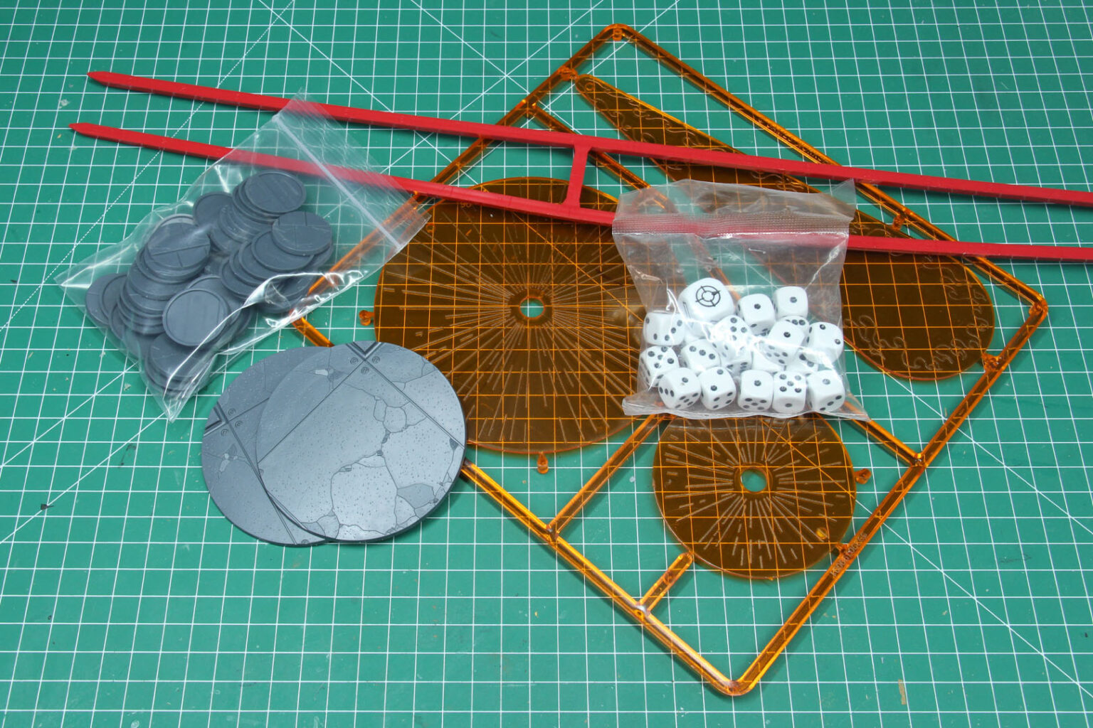 Warhammer The Horus Heresy – Legions Imperialis – Unboxing « chaosbunker.de