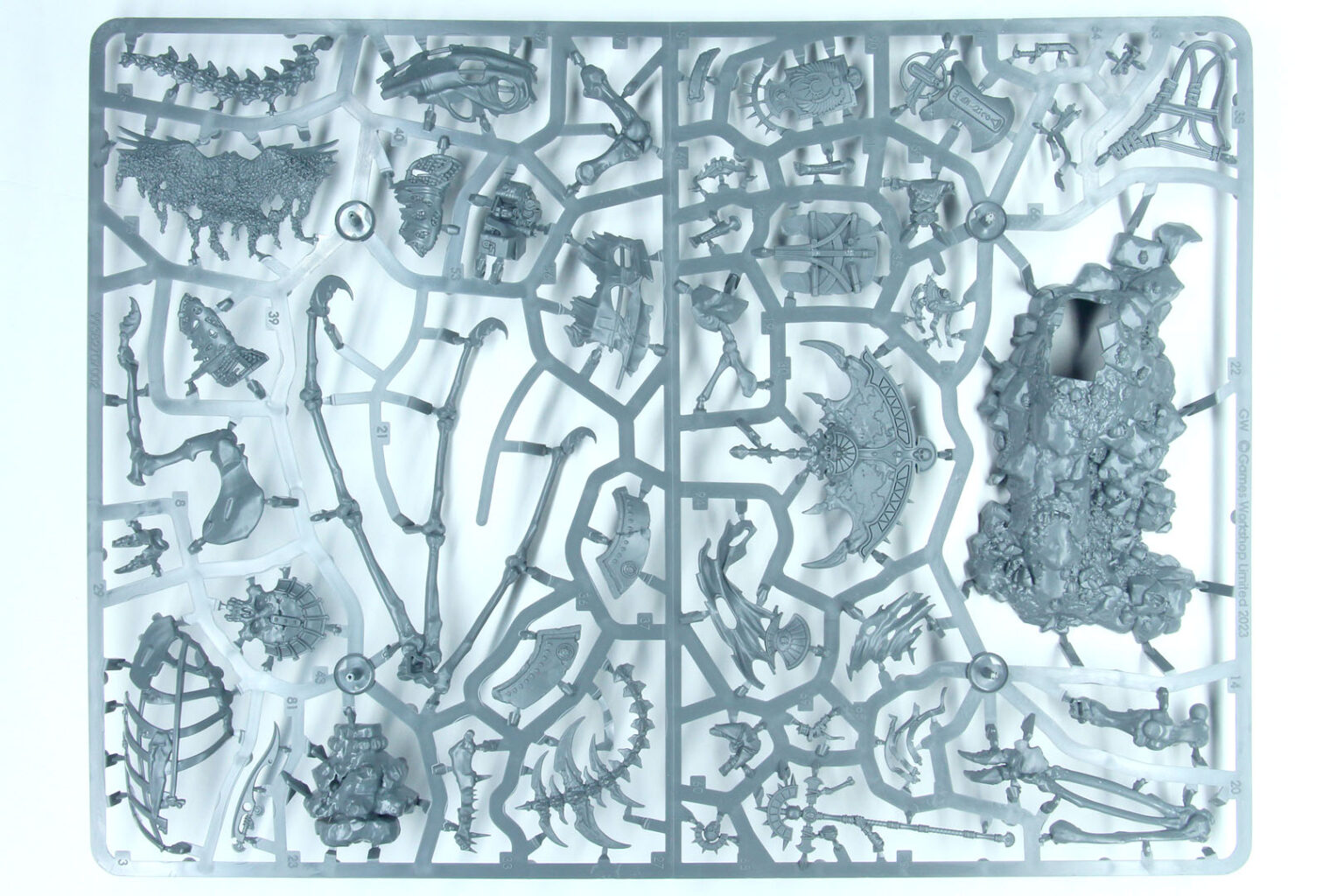 Warhammer The Old World – Tomb King of Khemri High Priest on Necrolith ...