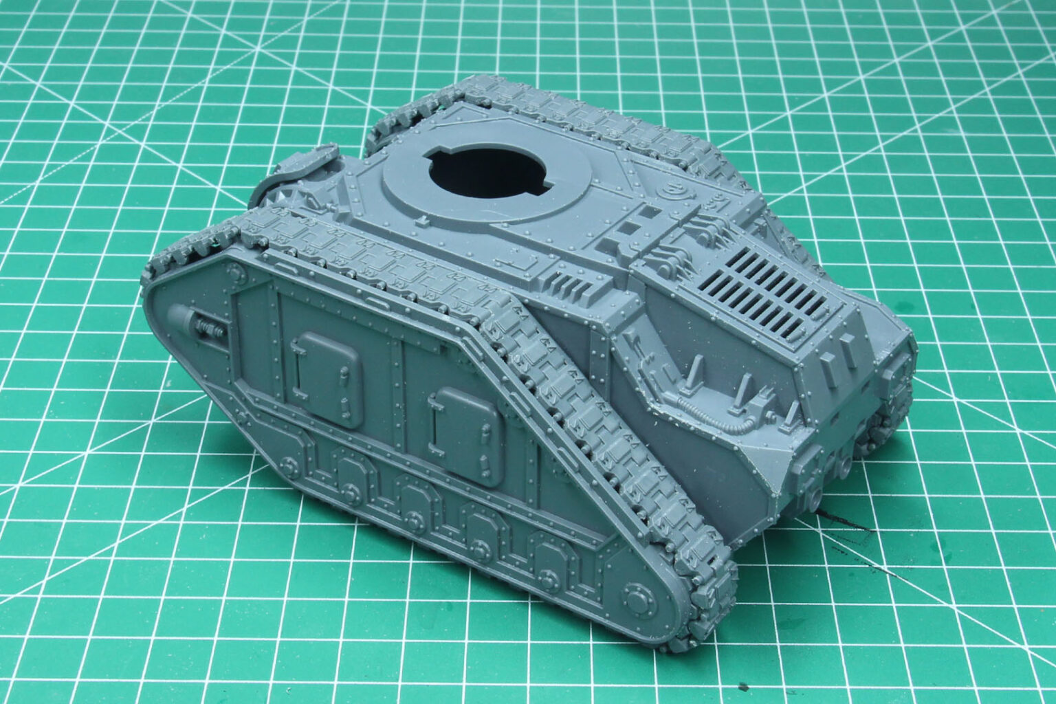 Horus Heresy – Solar Auxilia Leman Russ Strike Tank « chaosbunker.de