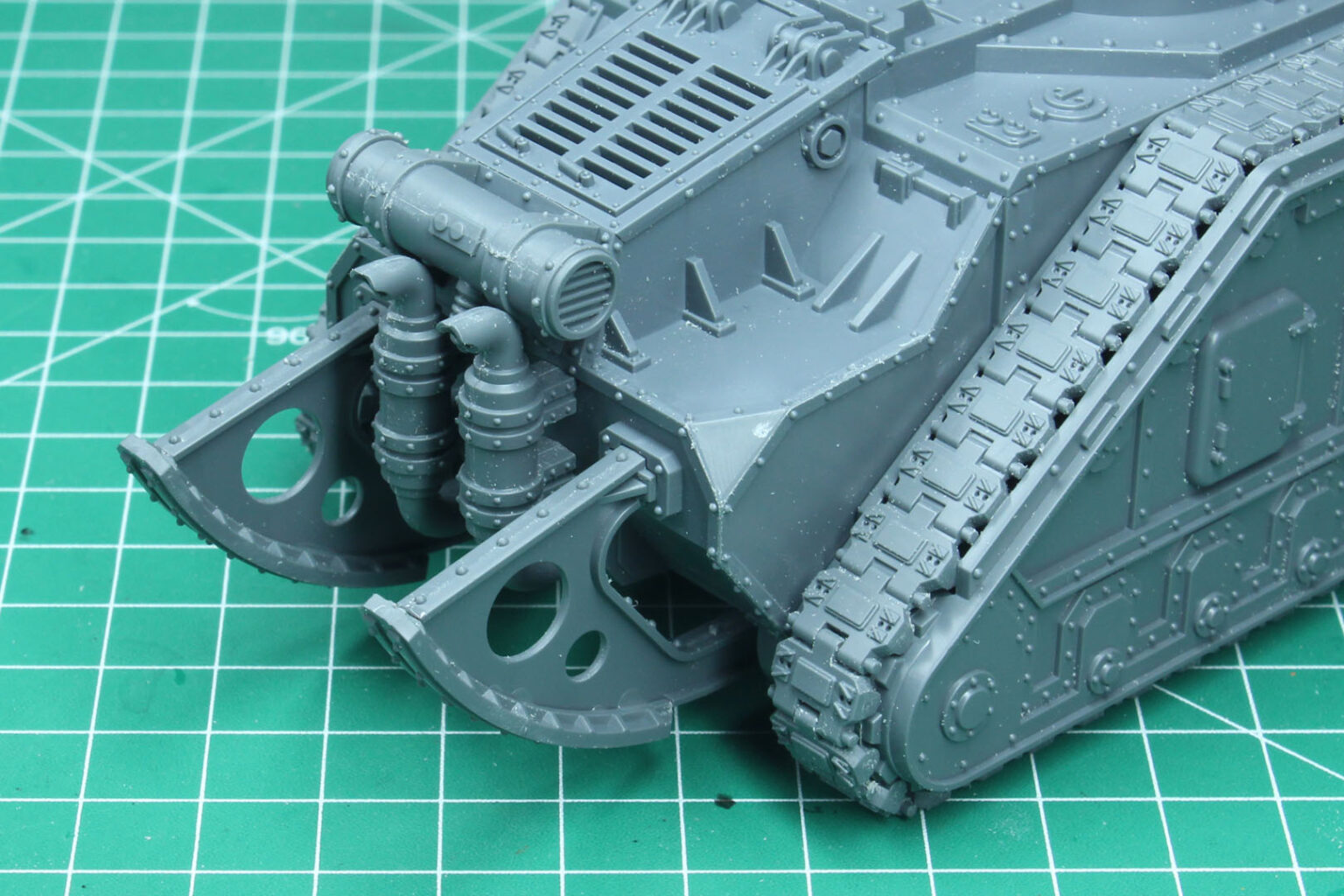 Horus Heresy – Solar Auxilia Leman Russ Strike Tank « chaosbunker.de