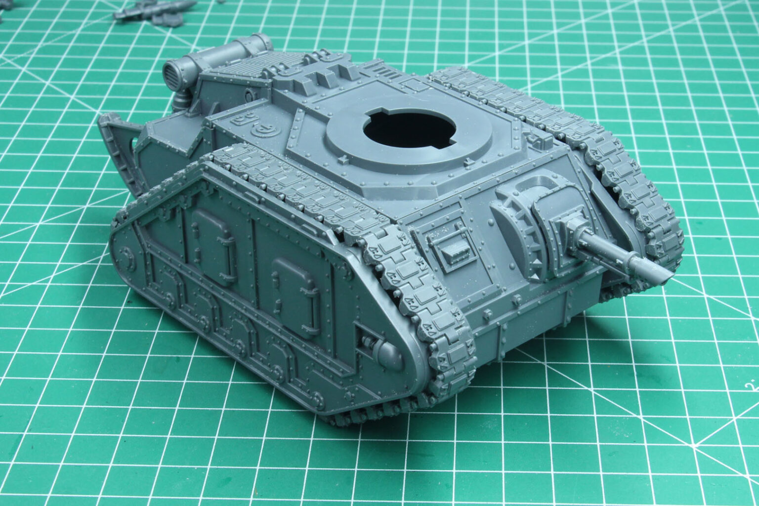 Horus Heresy – Solar Auxilia Leman Russ Strike Tank « chaosbunker.de