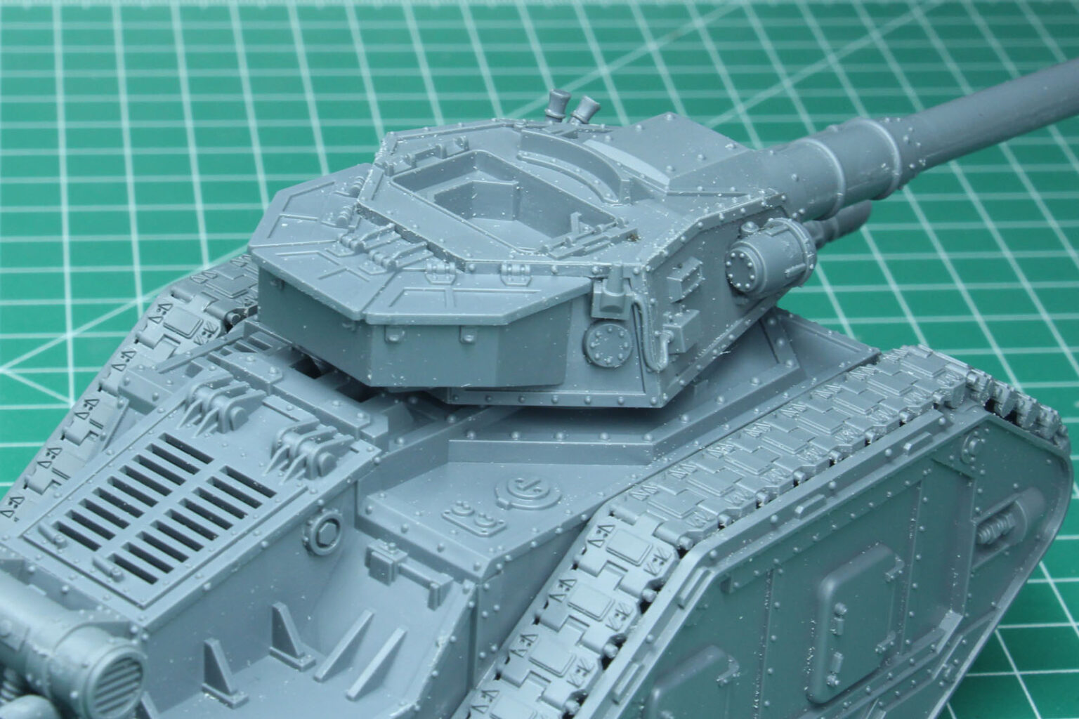 Horus Heresy – Solar Auxilia Leman Russ Strike Tank « chaosbunker.de