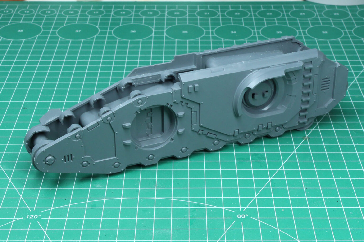 Horus Heresy – Legiones Astartes Fellblade Super-Heavy Battle Tank ...