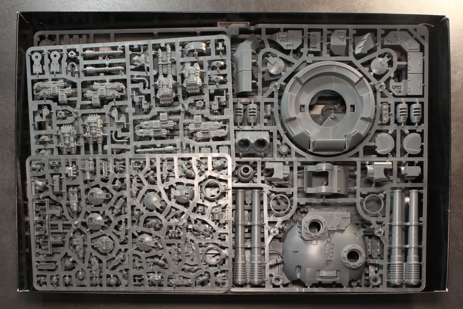 Horus Heresy – Legiones Astartes Fellblade Super-Heavy Battle Tank ...